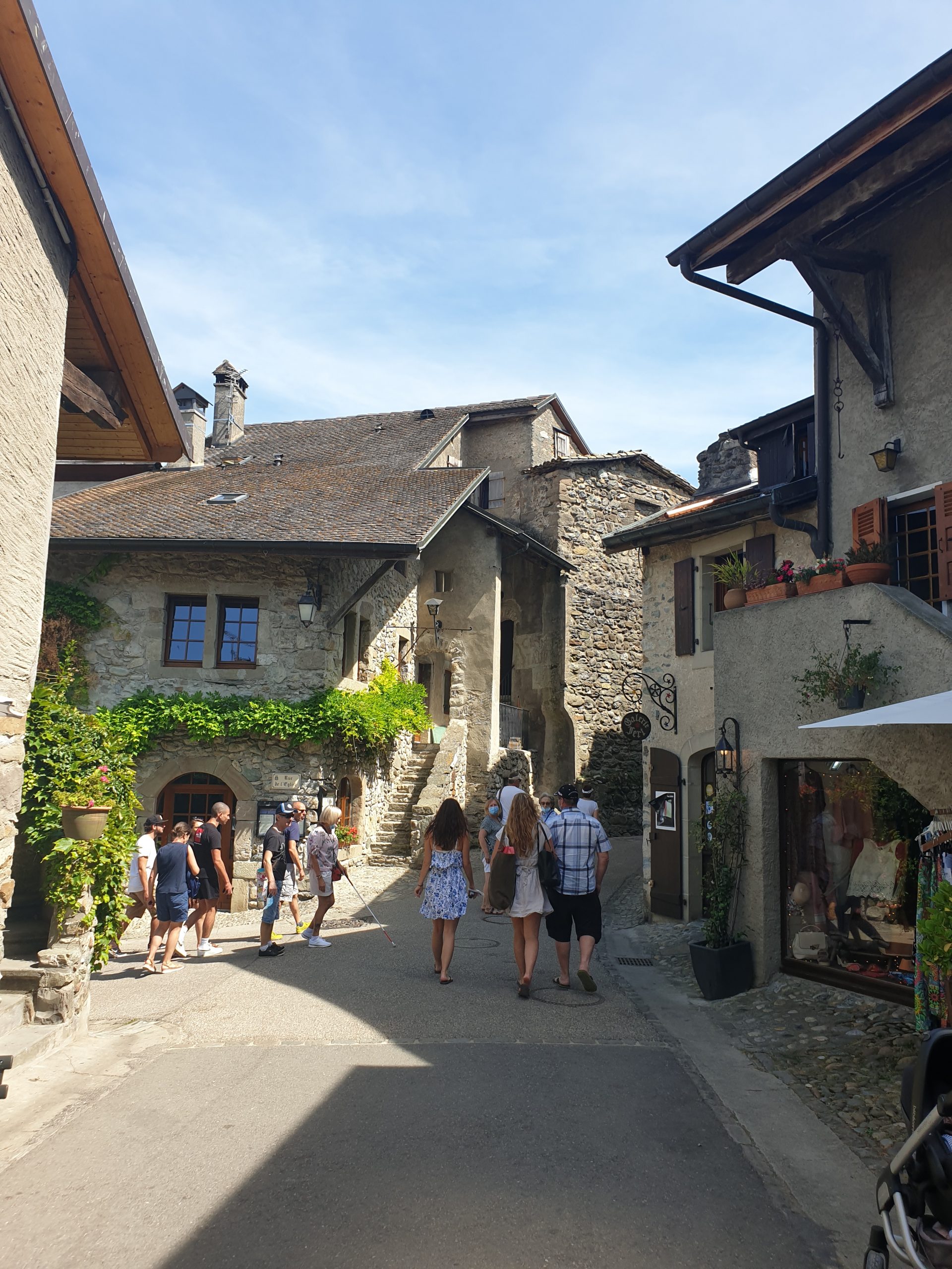 Yvoire: Visiter ce beau village médiéval de Haute-Savoie - Bouge Ta Tribu